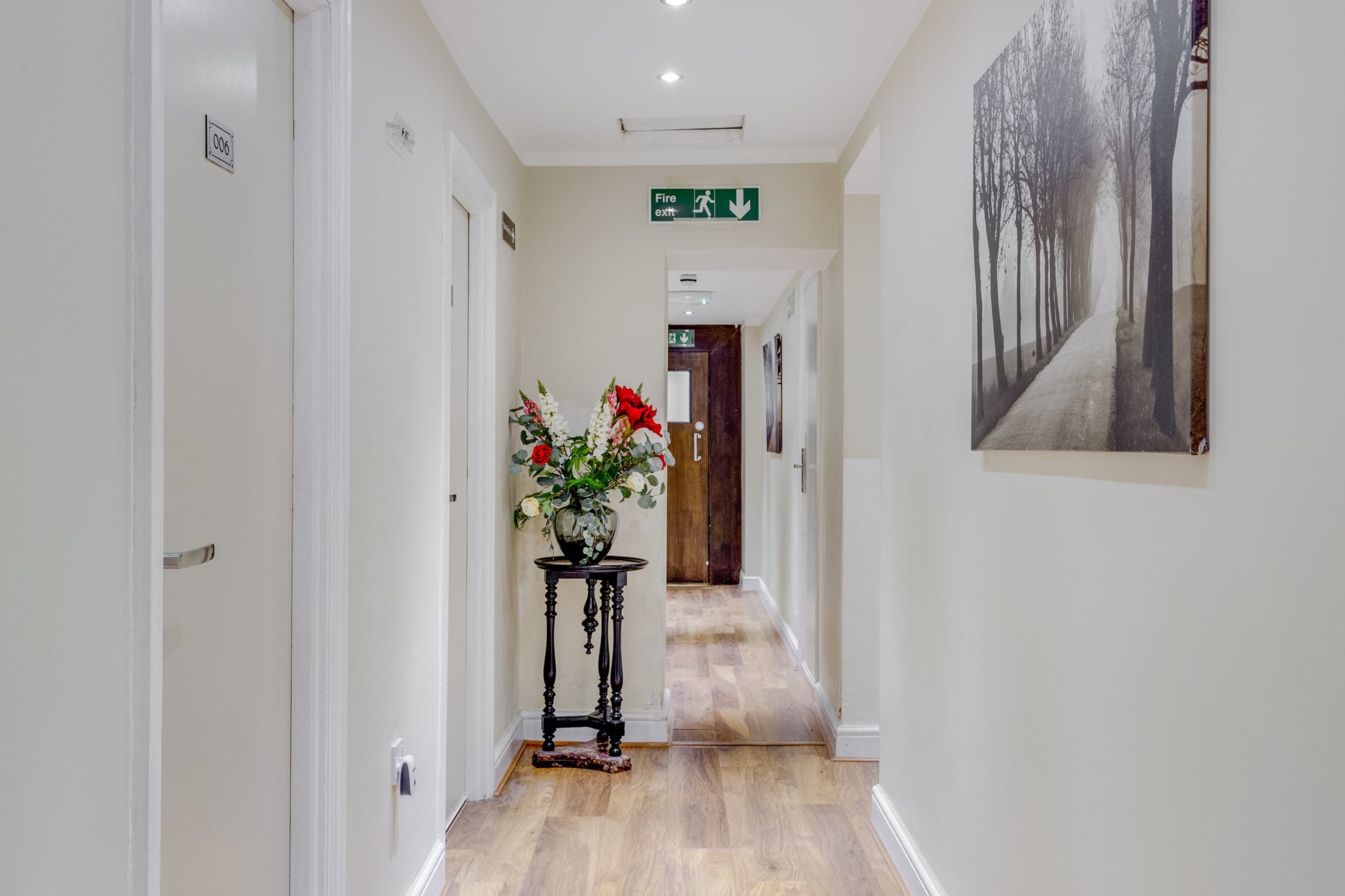 Gallery – Hotel Accommodation in Kensington, London – 1 Lexham Gardens